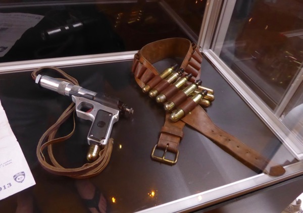 Hollywood Movie Costumes and Props: IT movie costumes and props on ...