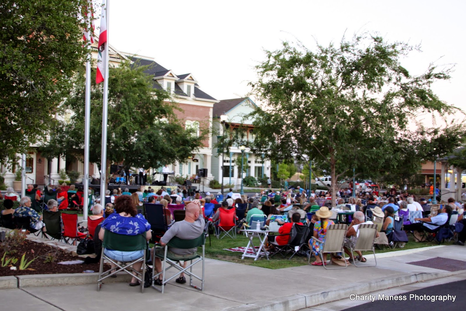 Copper Gazette: Town Square concert brings town together