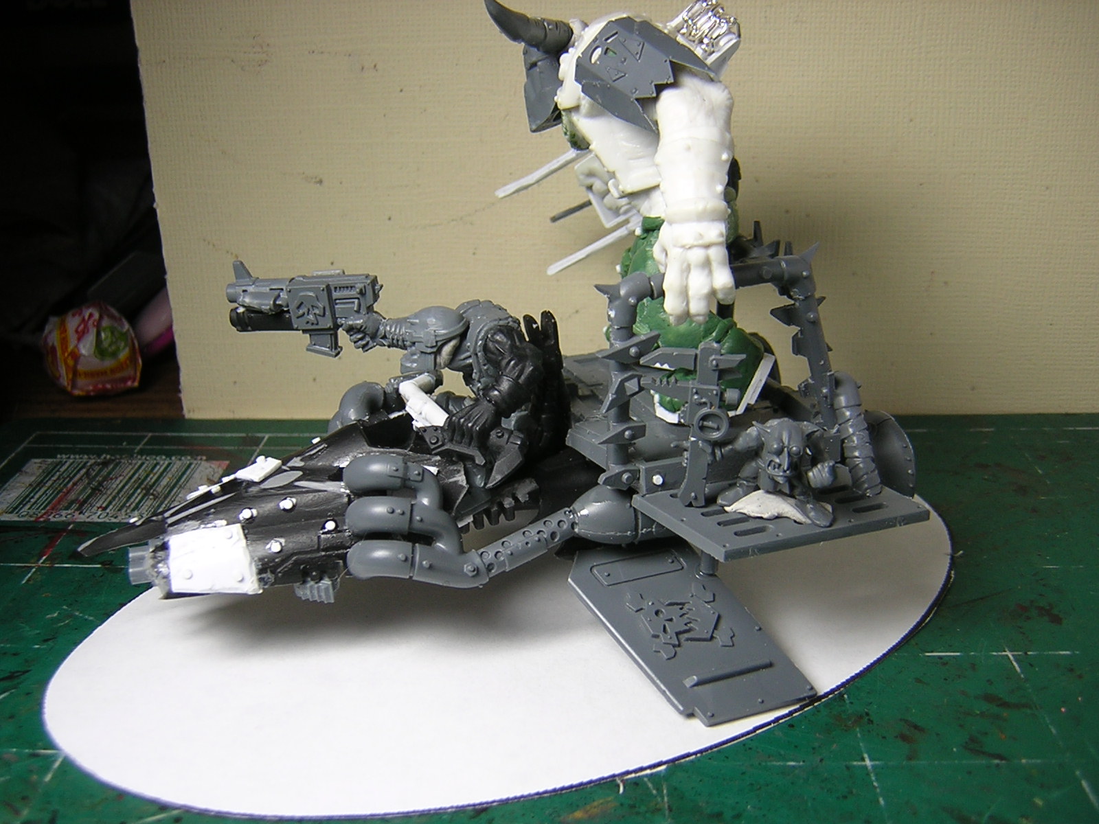 Warhammer 40k Orks (and more): Looted Viper Deffkilla wartrike, build ...
