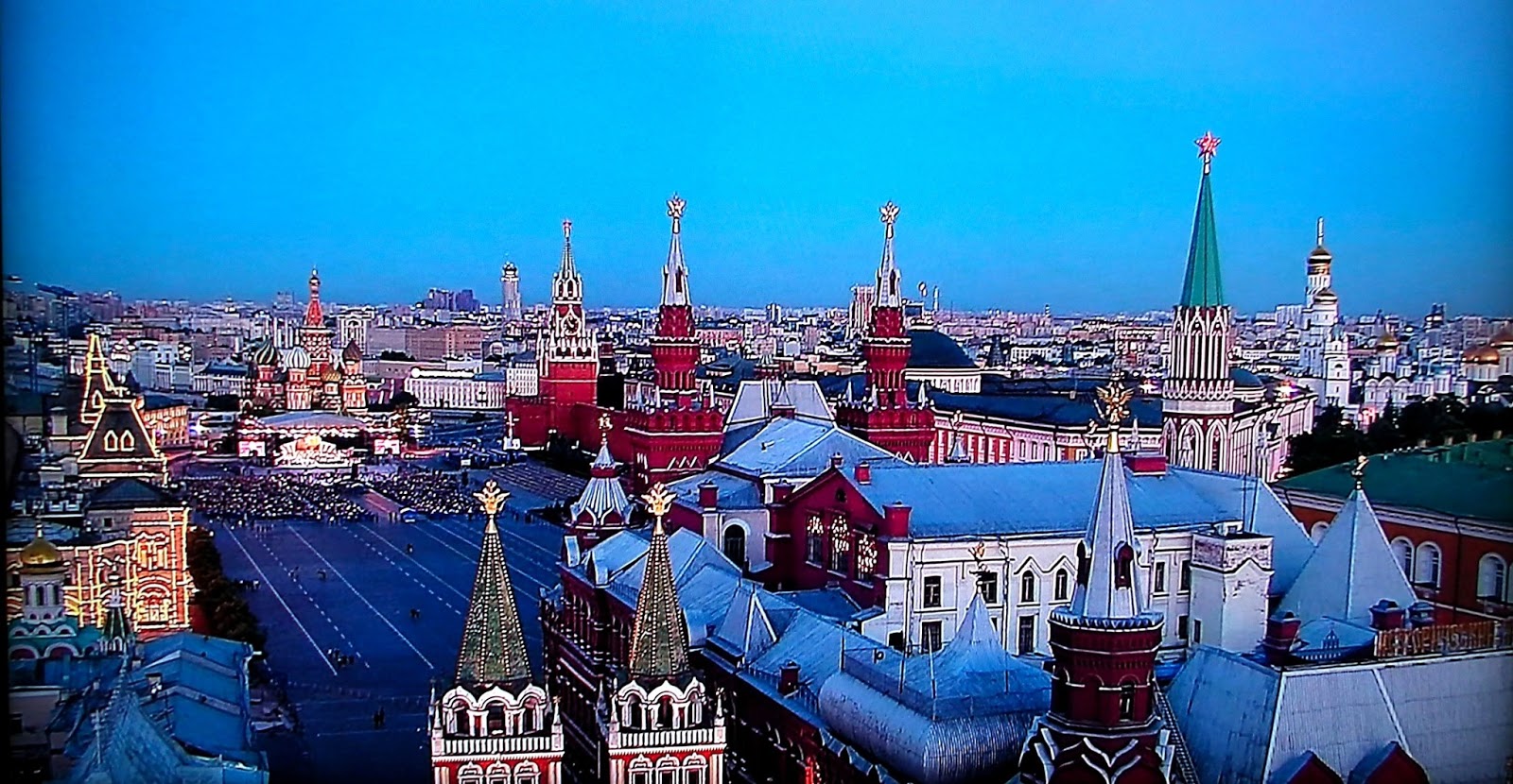 The Things I Enjoy: Anna Netrebko's and Dmitri Hvorostovsky's Red ...