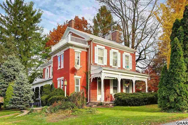 Sweet House Dreams: 1840 Brick Colonial in Dover, Pennsylvania
