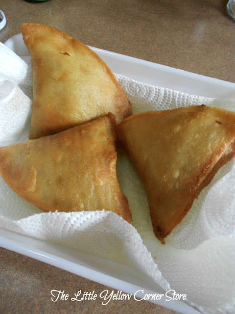 The Little Yellow Corner Store: Quick and Easy Samosas