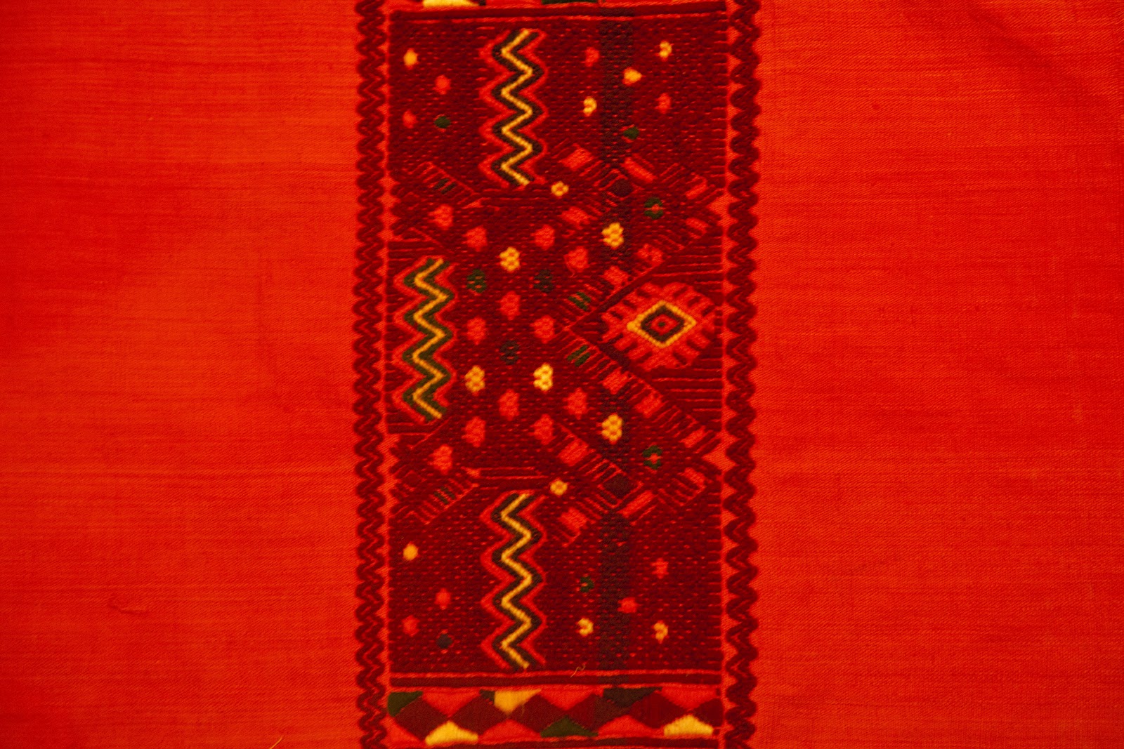 Walking Arizona: More Mayan Weaving