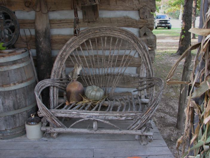 The Old Tattered Flag: A primitive homestead tour.....