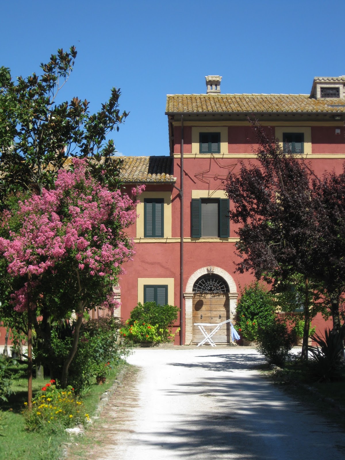 Sette Design: Red Italian House - Exterior Color