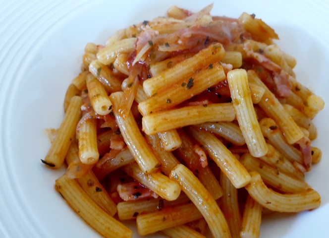Sedanini all'amatriciana