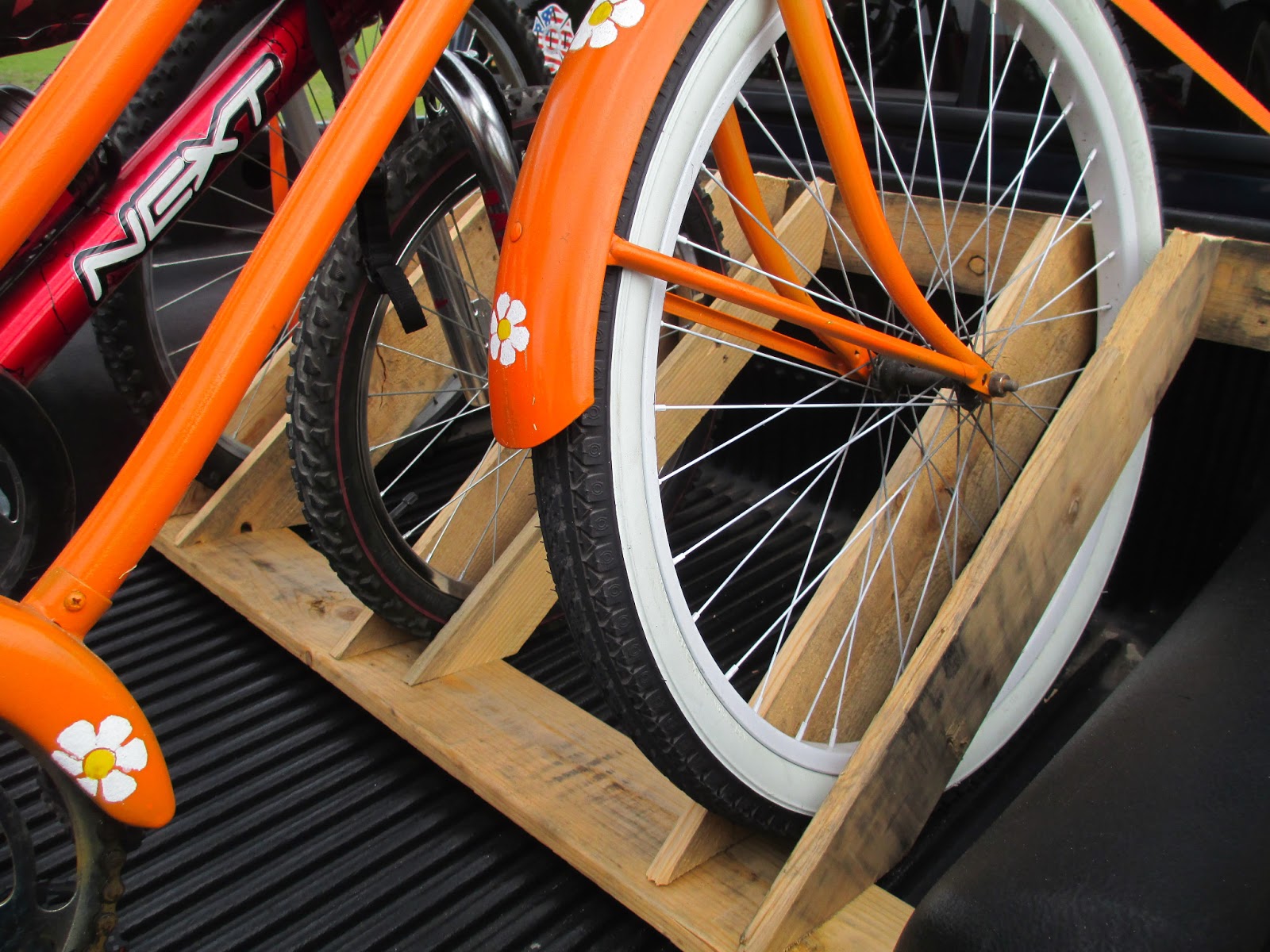 Maple Hill 101 Thrifty Thursday Easy Bike Rack