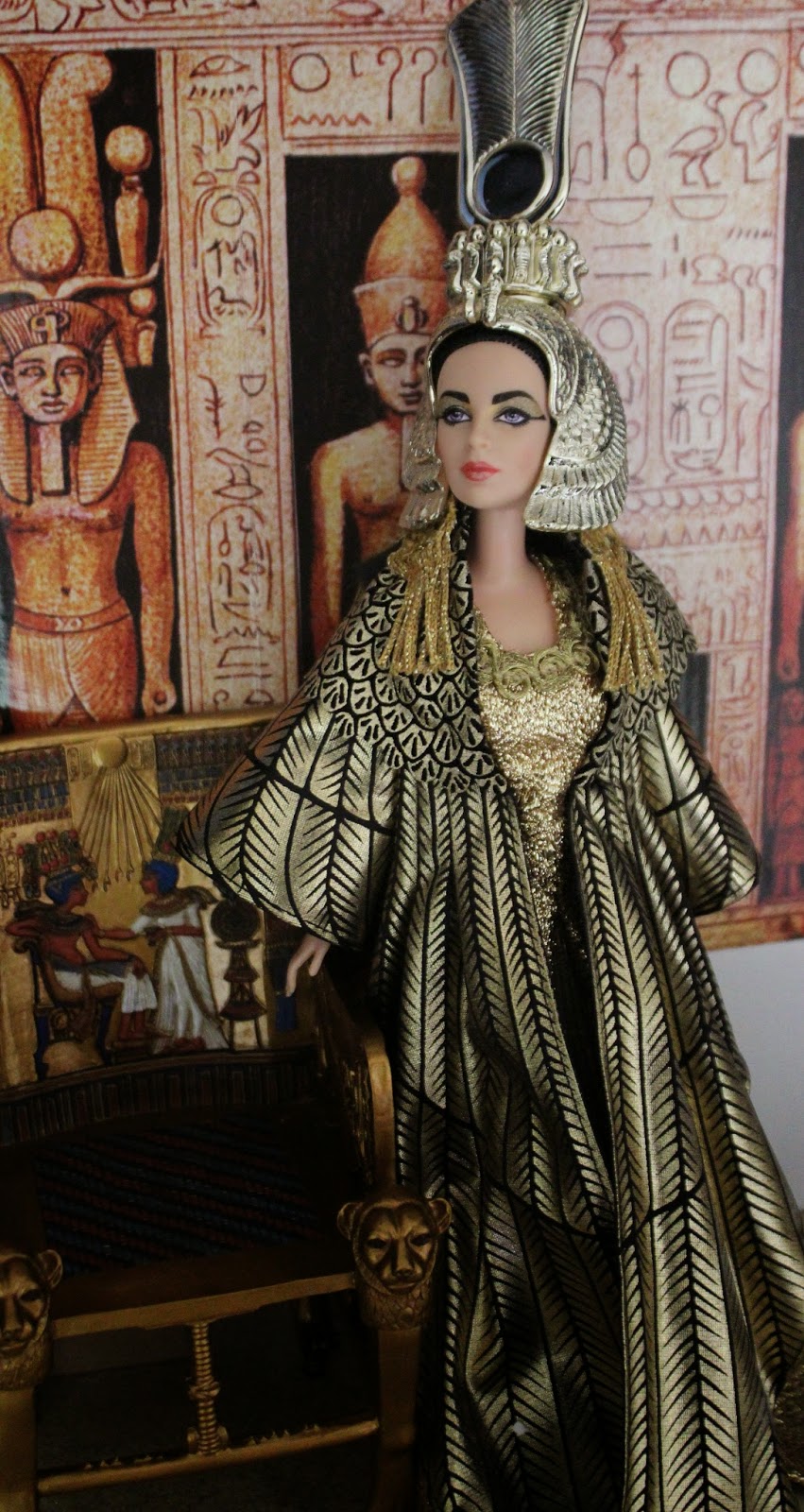 PLANET OF THE DOLLS: Doll-A-Day 158: Elizabeth Taylor as Cleopatra