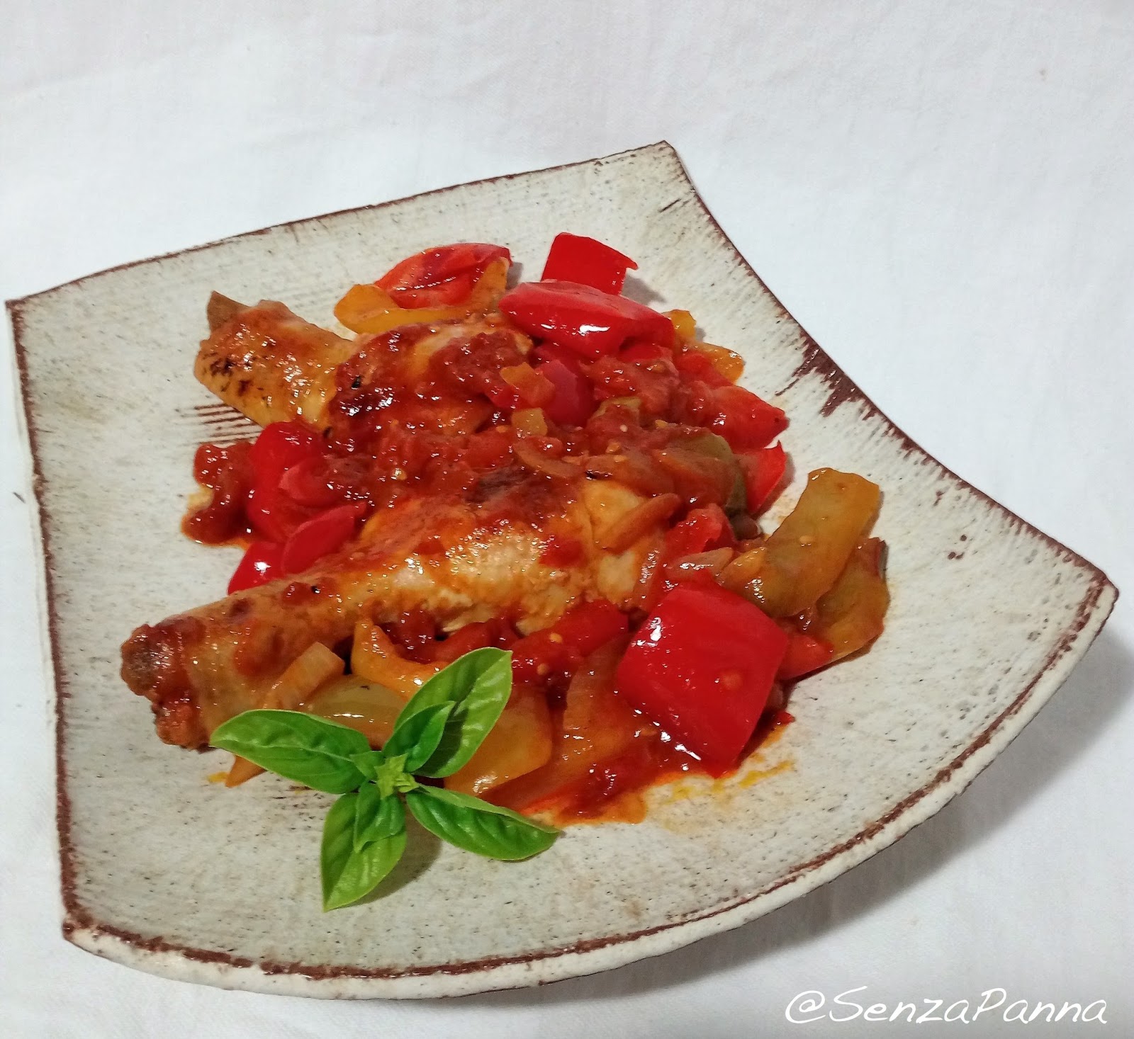 SenzaPanna: Pollo con i peperoni della Sora Lella. La ricetta del lunedì.