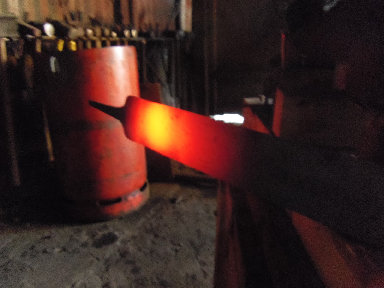 The Edge of Will: Forging a sword (Type XIV)