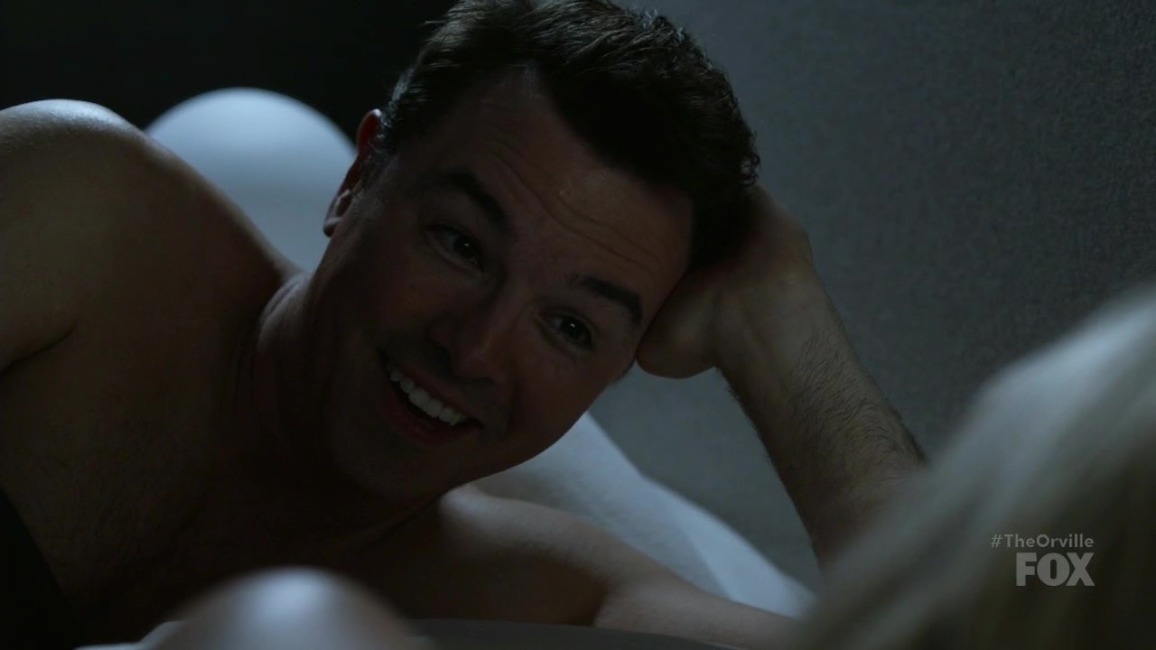 ausCAPS: Seth MacFarlane shirtless in The Orville 1-05 "Pria"