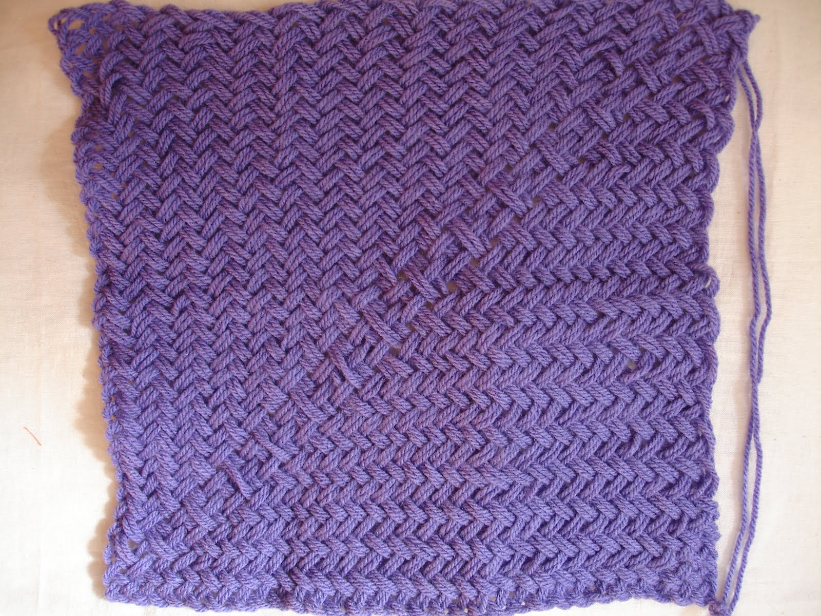 Con texto: Sarga lila