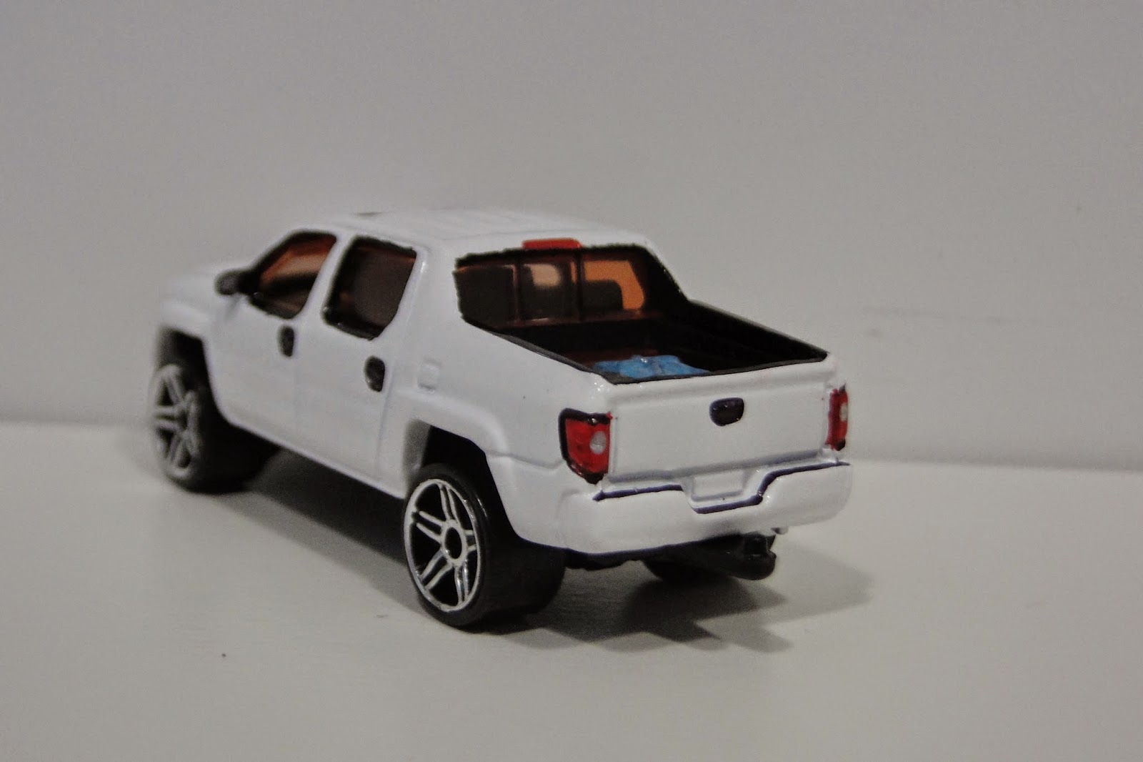 3inchDiecastBliss: Custom Matchbox Honda Ridgeline and Porsche Turbo