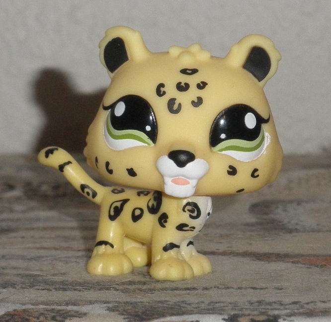 Collectomania: LPS Cats - Large