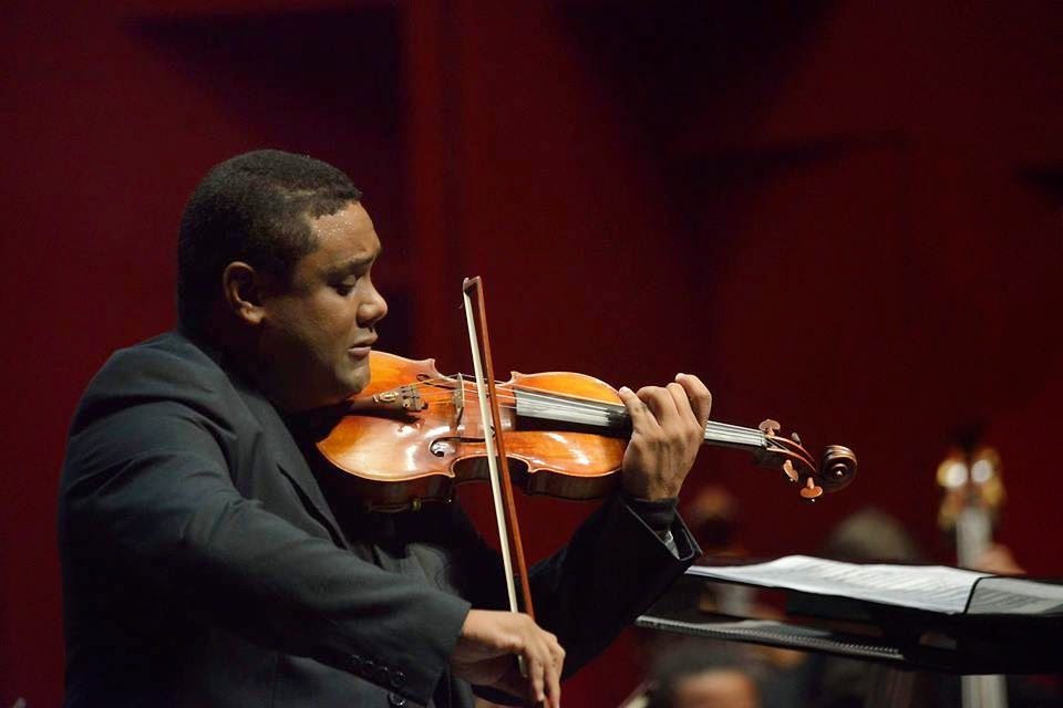 Arte y Sociedad: Luis Augusto convence en su debut con la Sinfónica