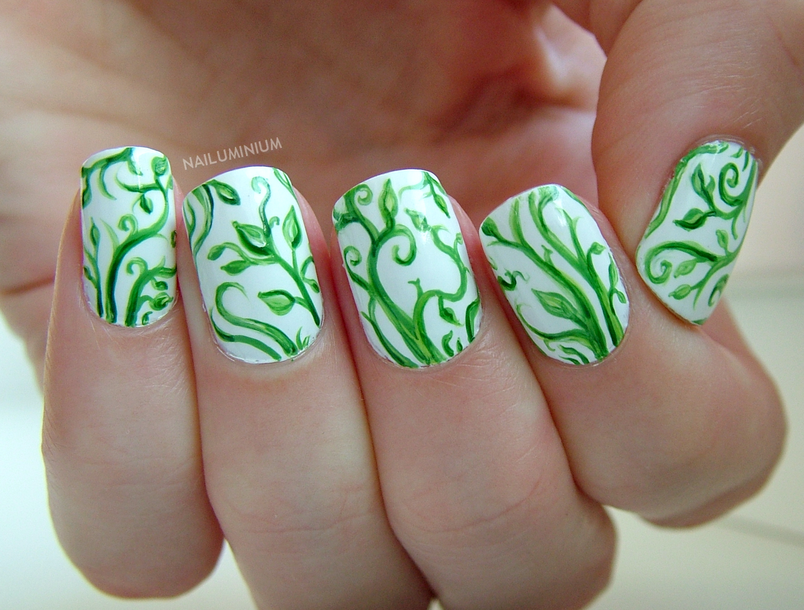 Nailuminium: Flourish