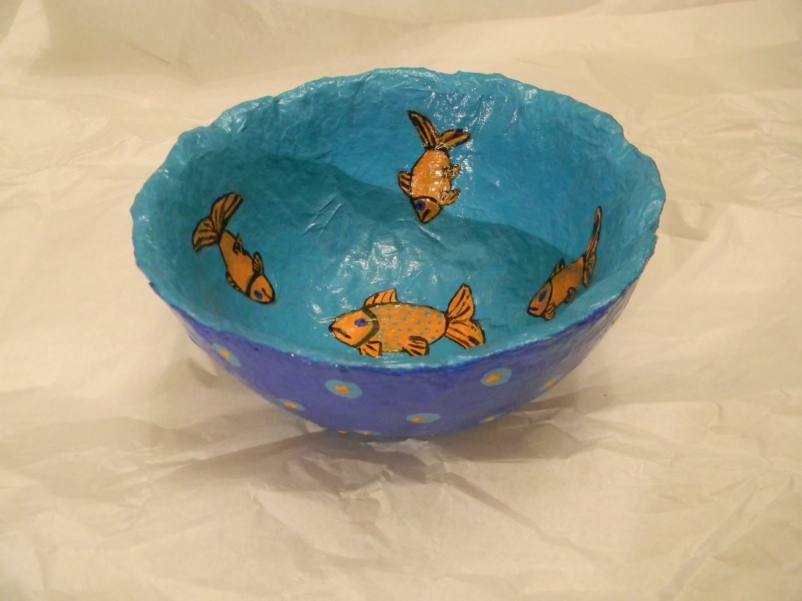 Gabriele Schindler: Pappmaché-Schalen