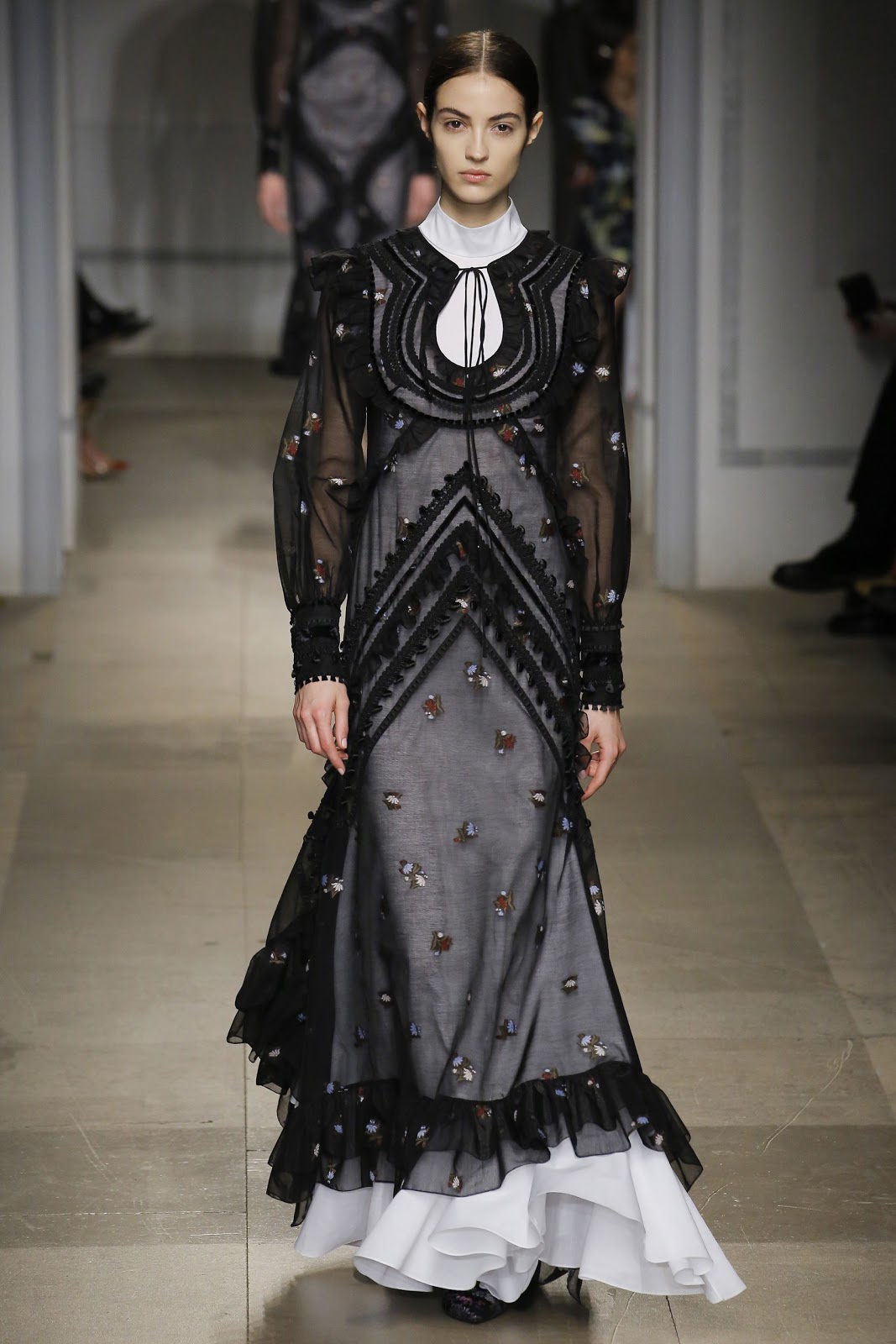 Runway: Erdem Fall 2017 RTW Fashion Show - LFW | Cool Chic Style Fashion