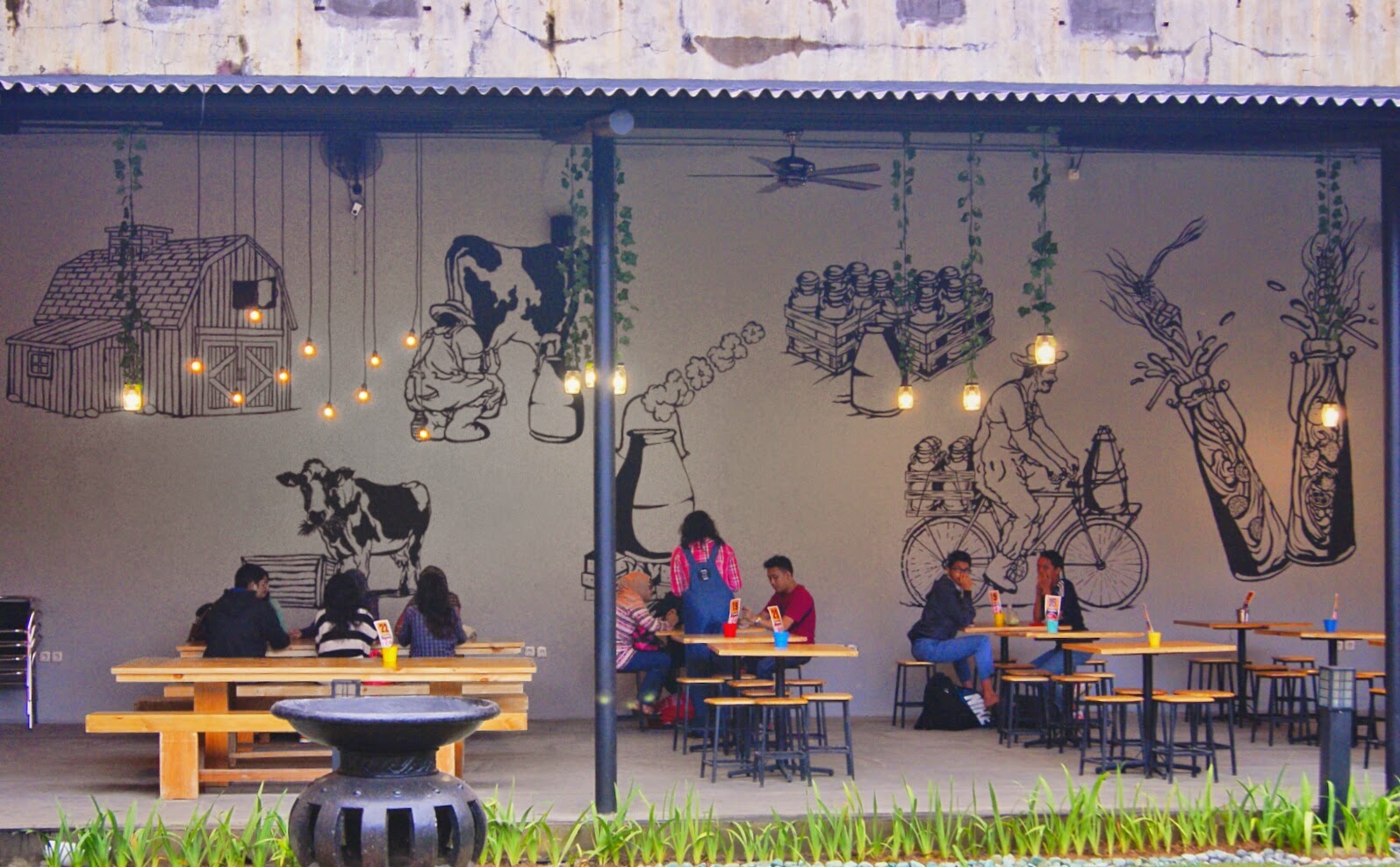 The Liviosta Signature: MOMOMILK BARN, Bogor