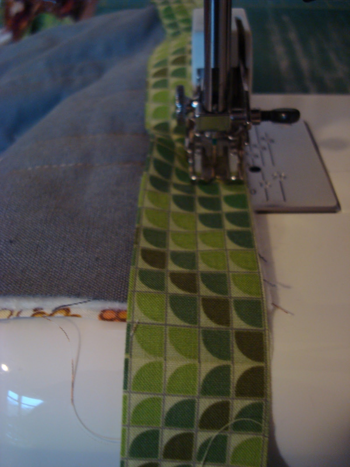 Beginners' Guide: Quilt Binding / CHARM ABOUT YOU