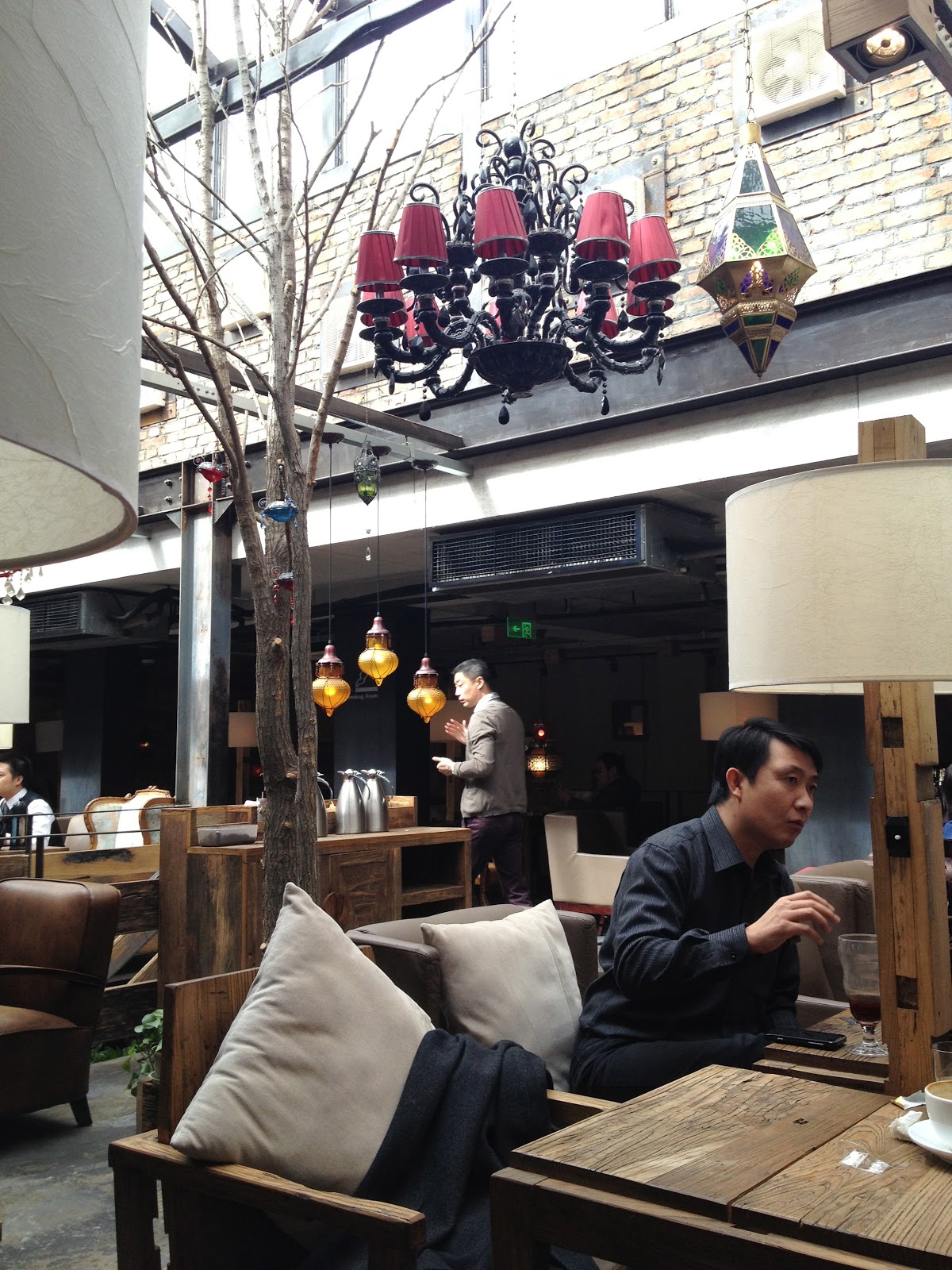 ralfebyralf: Maan Cafe Beijing