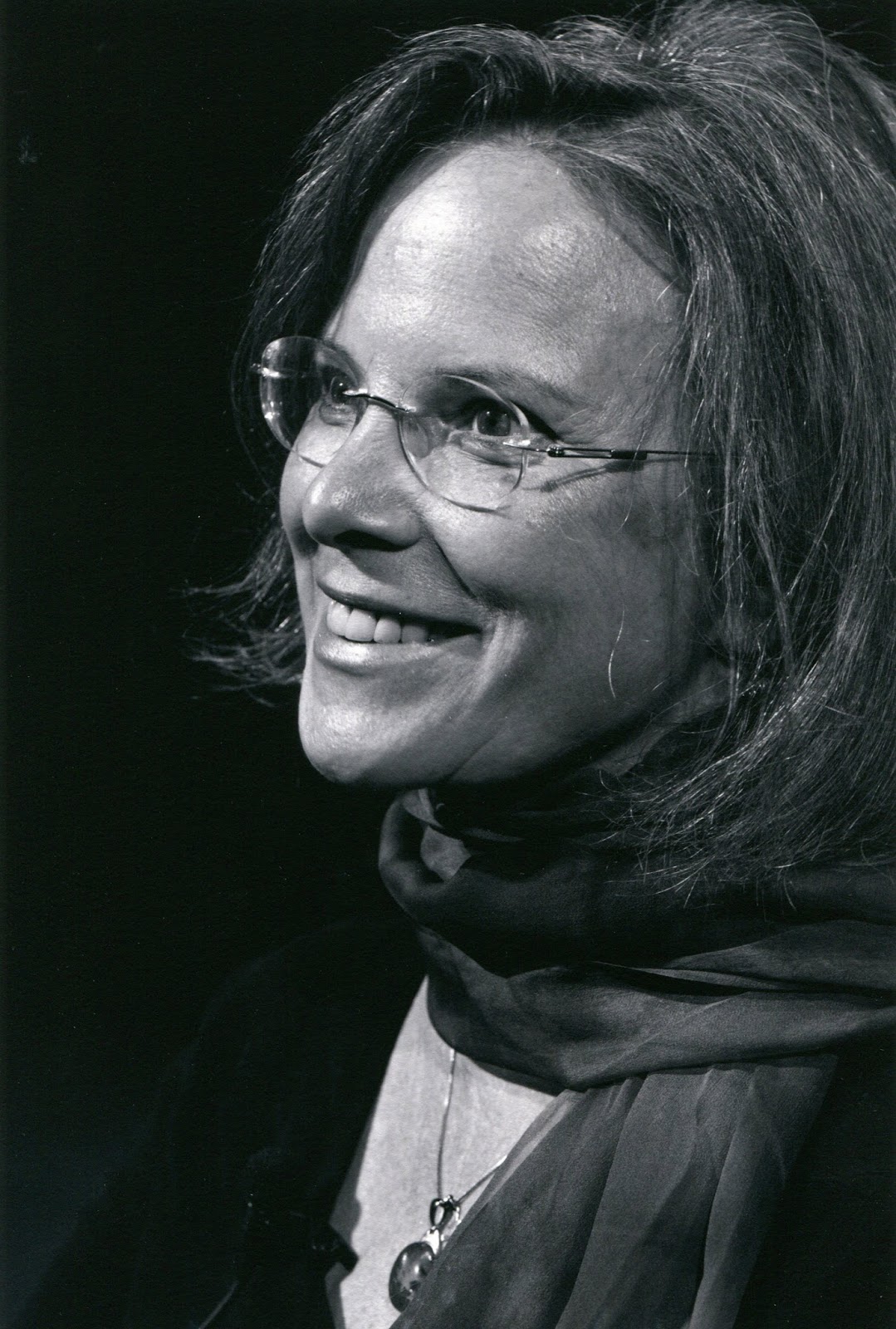 EG : Carolyn Forché, El Coronel