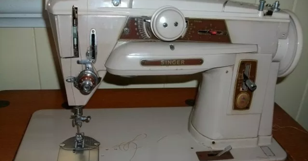 Machine: 1960 Singer 401G-13 Electric