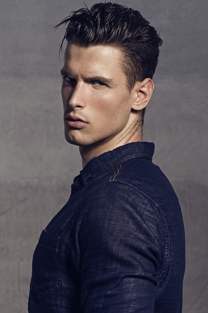 Unobtrusive Fashion: Julien Descamp by Wong Sim