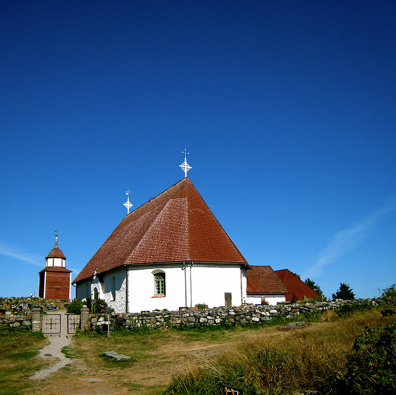 Travels and Birds: Aland Churches
