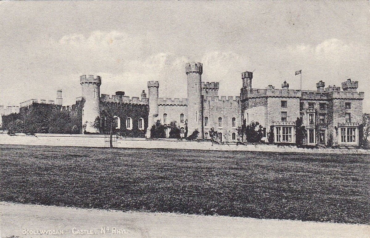 Rhyl Life: LOWTHER COLLEGE