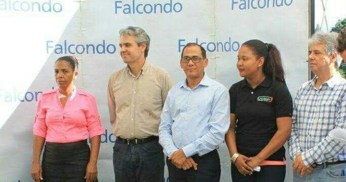 Falcondo Inaugura en Rancho Nuevo un Centro de Internet