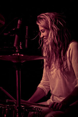 2 or 3 lines (and so much more): Led Zeppelin -- "When the Levee Breaks ...