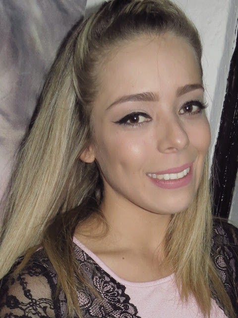 somos el espectador: LUZ EDITH ROJAS GALOPANDO EN EL TEATRO