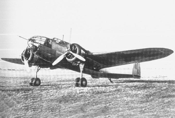 Airplanes in the skies + FAF history: PZL.37 Łoś