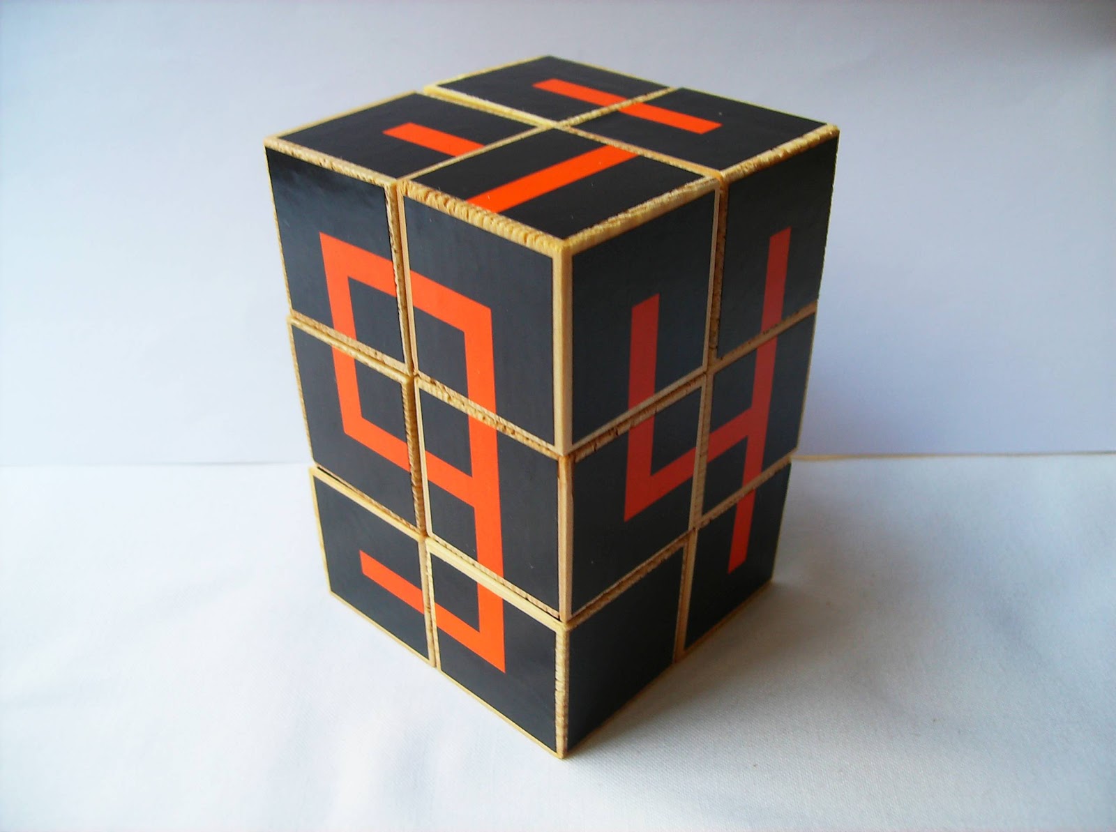 Gabriel Fernandes' Puzzle Collection: Qboid