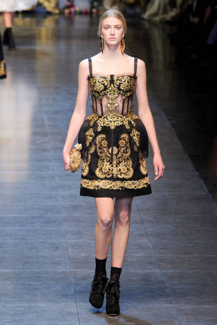 7 Fashion in Baroque Style - Non stop Fashions