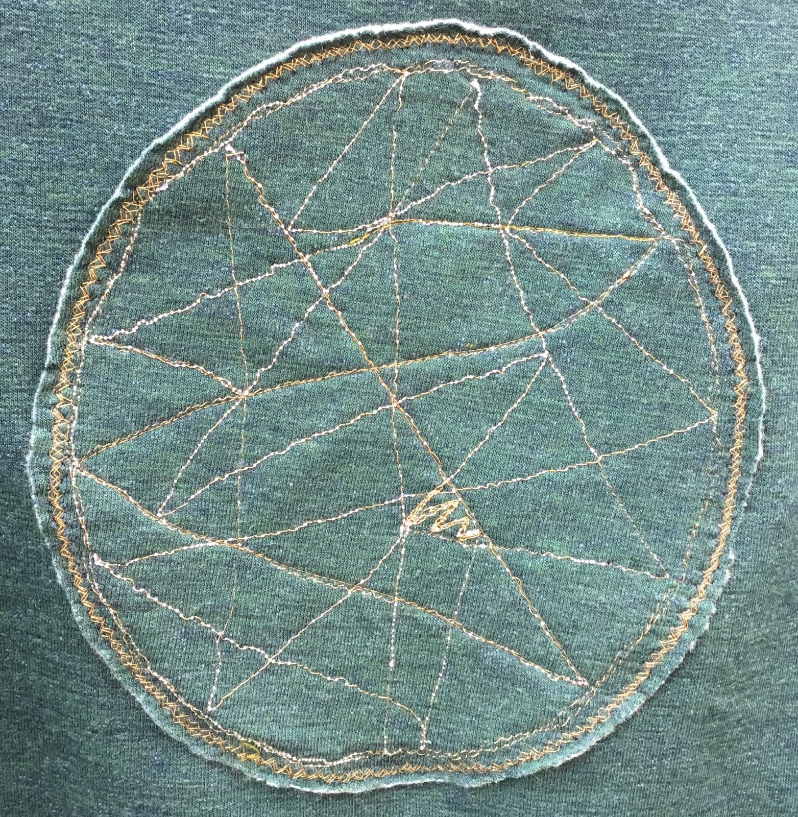 BRODAT AMB FIL DAURAT | Sta. Rose: Creative designs