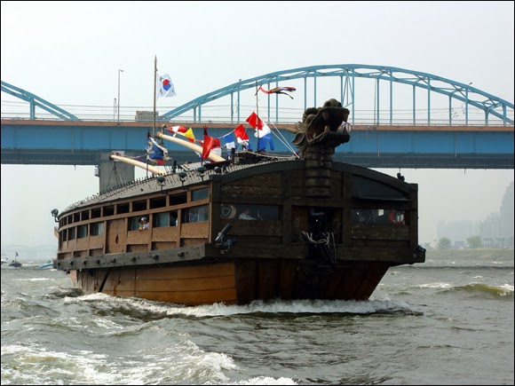 Yoon's Small World: The Immortal Admiral, Sun-sin Yi - Inventor of the ...