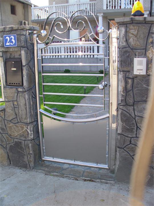 Svet Inoxa-prohromske ograde, kapije, rukohvati, nameštaj