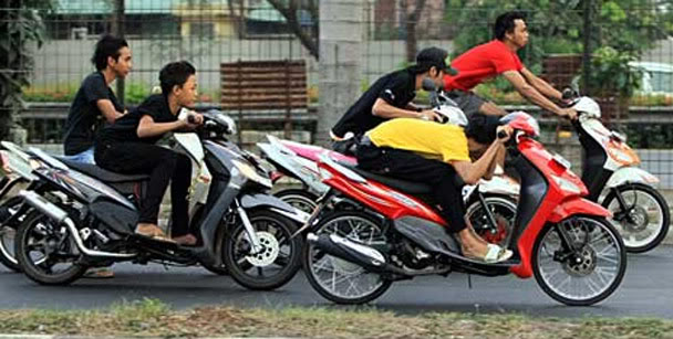Sejarah Awal Adanya Geng Motor (di Indonesia) - Kumpulan Sejarah Dunia