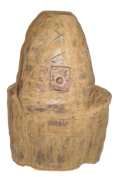 The door to the opening looks like a nipple, doesn't it?