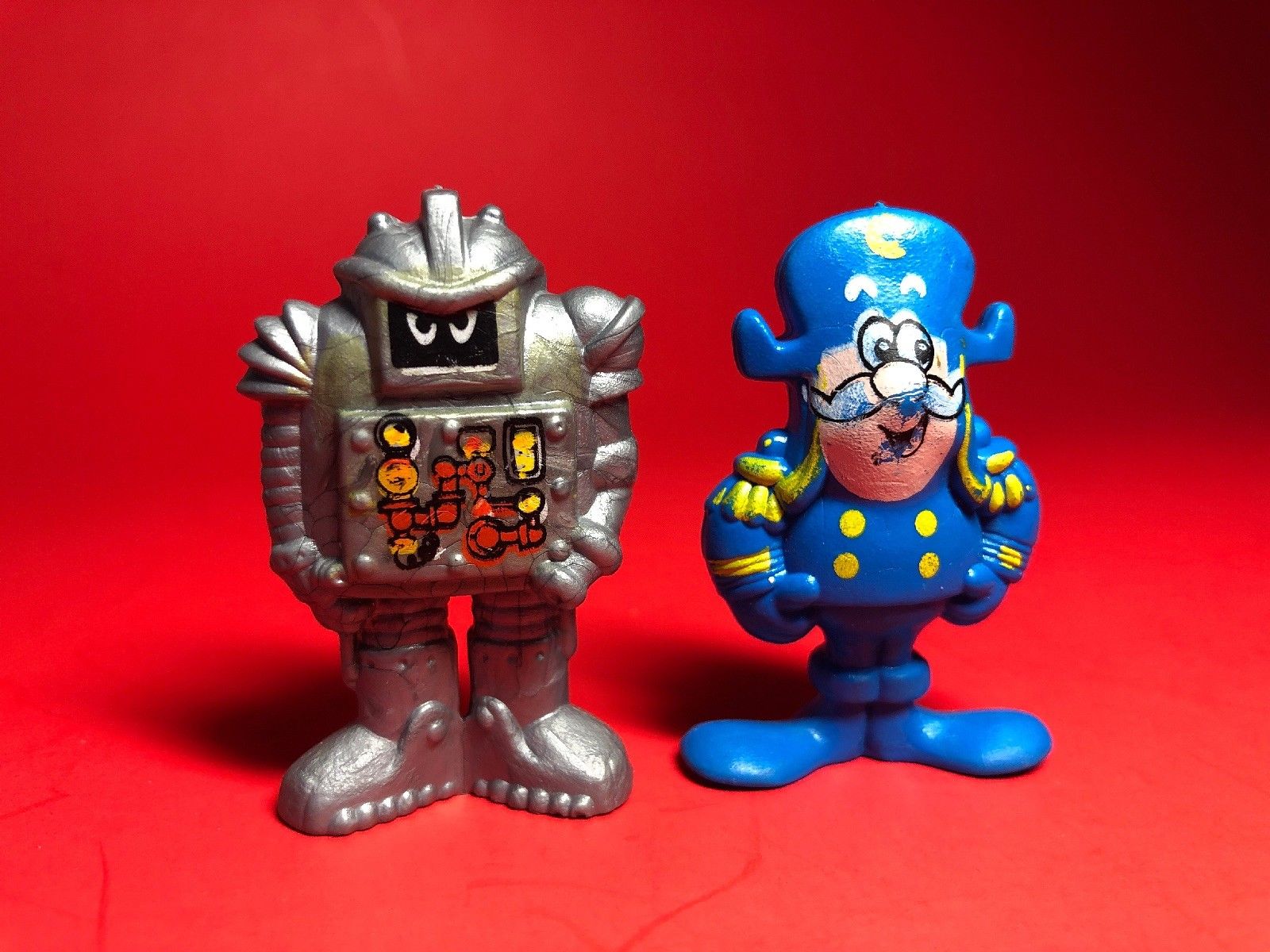 Cereal Toy Collector: 1980s Cap'n Crunch PVCs!