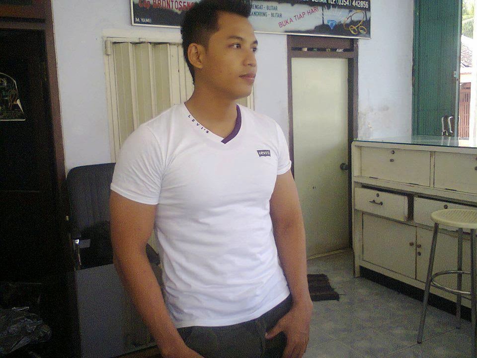 Dibawah perut | Diatas selangkangan | Menyembul dibalik celana dalam Dibawah perut | Diatas selangkangan | Menyembul dibalik celana dalam