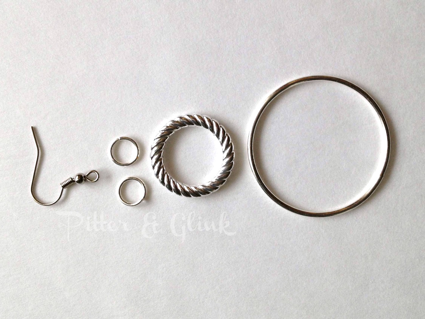 PitterAndGlink: {Simple, DIY Silver Earrings}