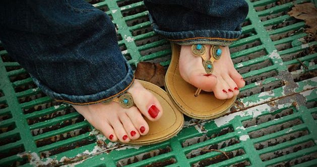 How to Care for Your Feet and Toenails ~ Health Safety Tips