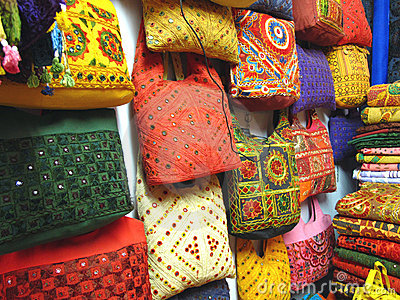 Random Ponderings of a Working Mom: The Story of a Jhola and Conformity...