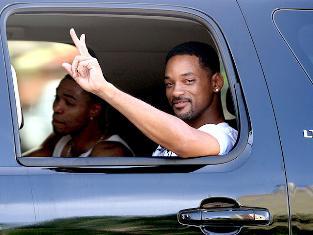 Lights, Camera.....FLASHDANCE!: Will Smith Is Cool As A Fan In Miami!