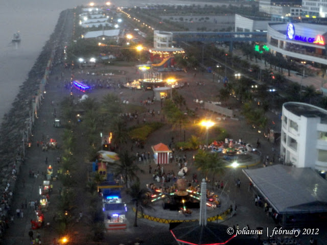 explore . travel . learn: SM MOA Eye: Tallest & Biggest Ferris Wheel in ...