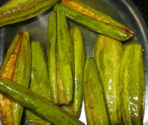 A Kookiest Cook: Pointed Gourd Fry (Potol Bhaja) - made on 1st July 2011