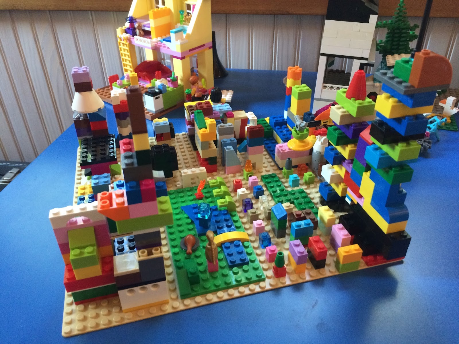 Microscale LEGO City